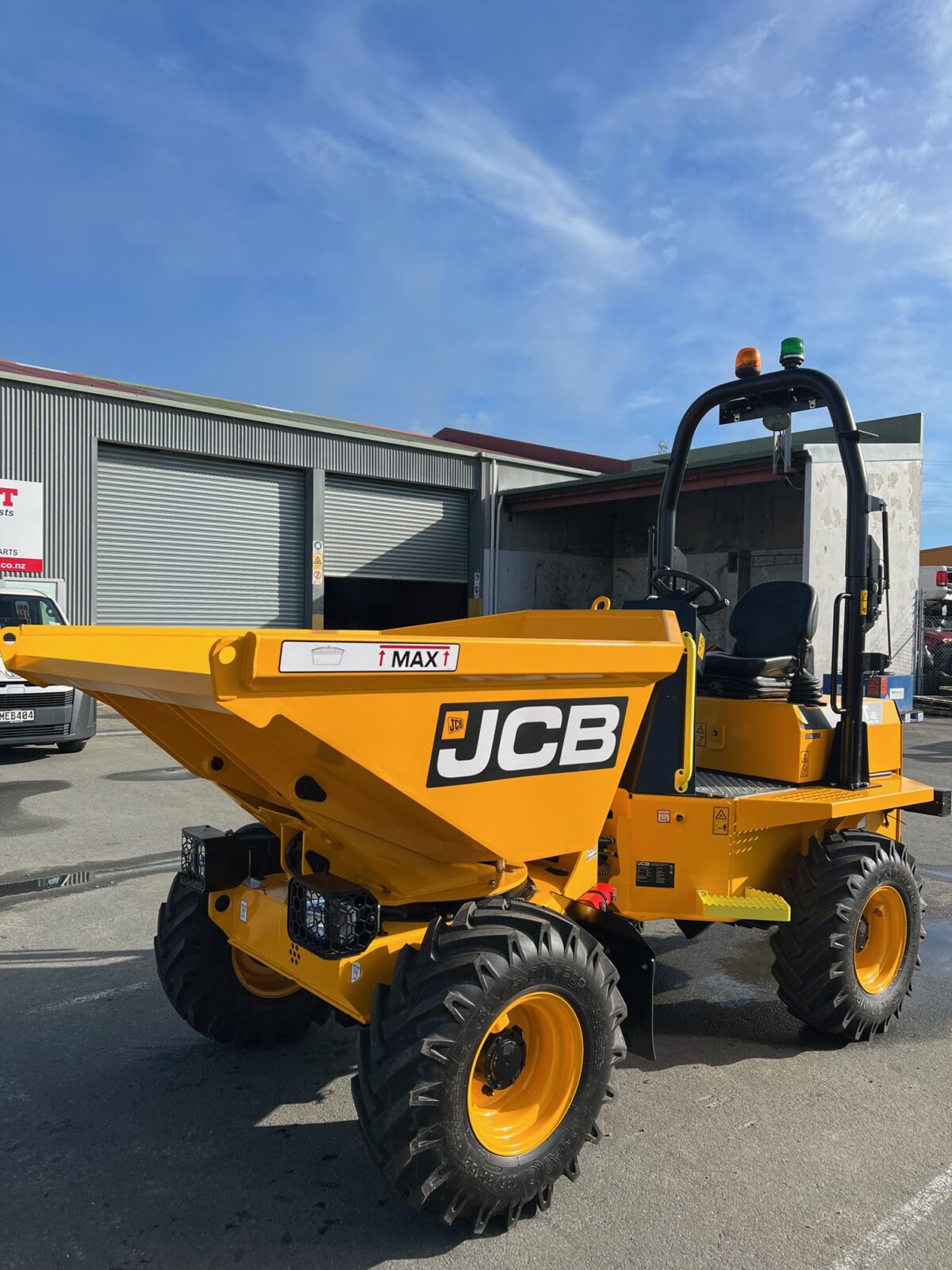 JCB 3STH-2S5 Swivel Site Dumper - Telelift